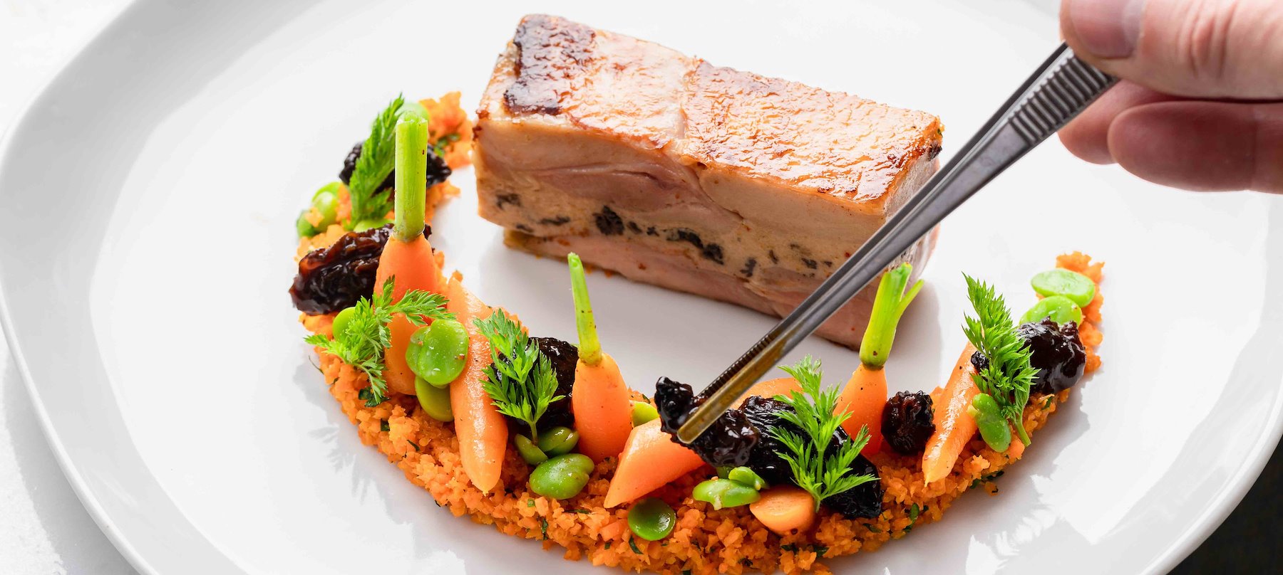 Home | Living Room Bar & Kitchen